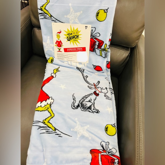 Bedding | The Grinch Christmas Plush Throw Blanket 5x70 | Poshmark